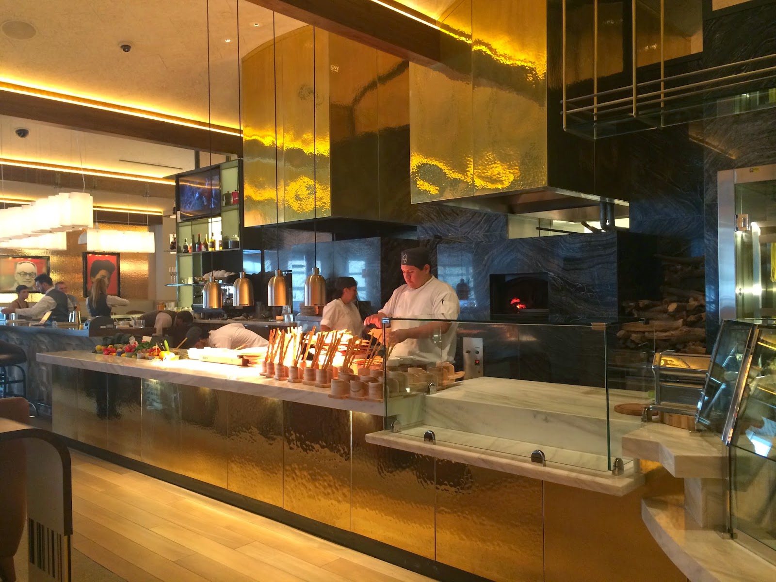 LAS VEGAS DAZE: Giada! Giada De Laurentiis New Restaurant at Cromwell!