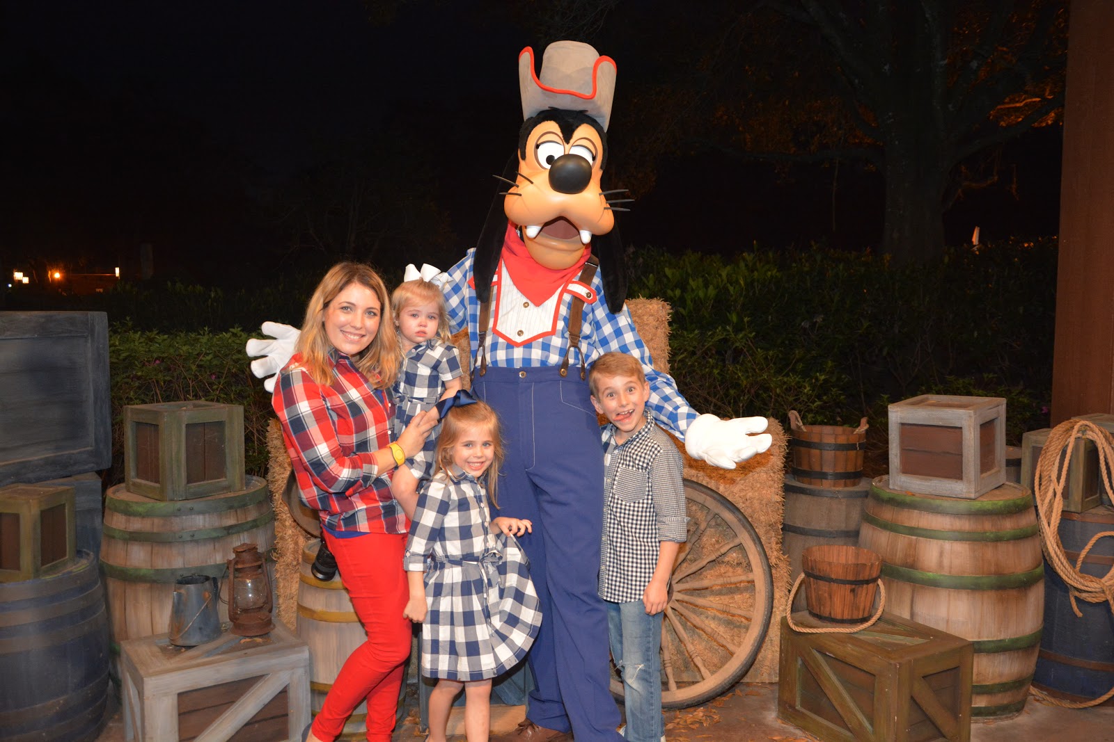 Mickey's Backyard BBQ March 2017 - The Journey of Parenthood...