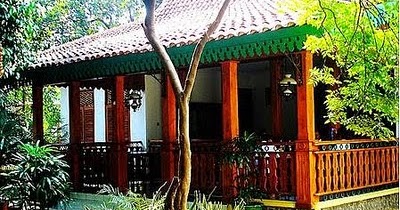 Rumah Adat Kebaya Jakarta dki betawi indonesia budaya culture adat ...