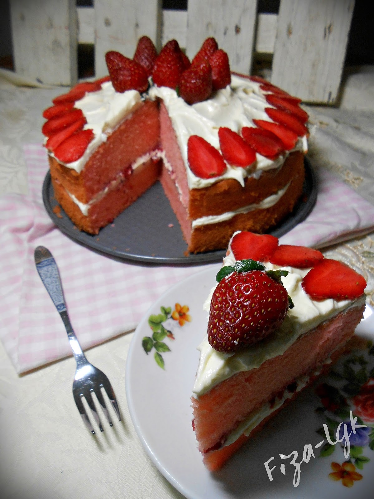 KEK STRAWBERRY SIMPLE | Fiza's Cooking
