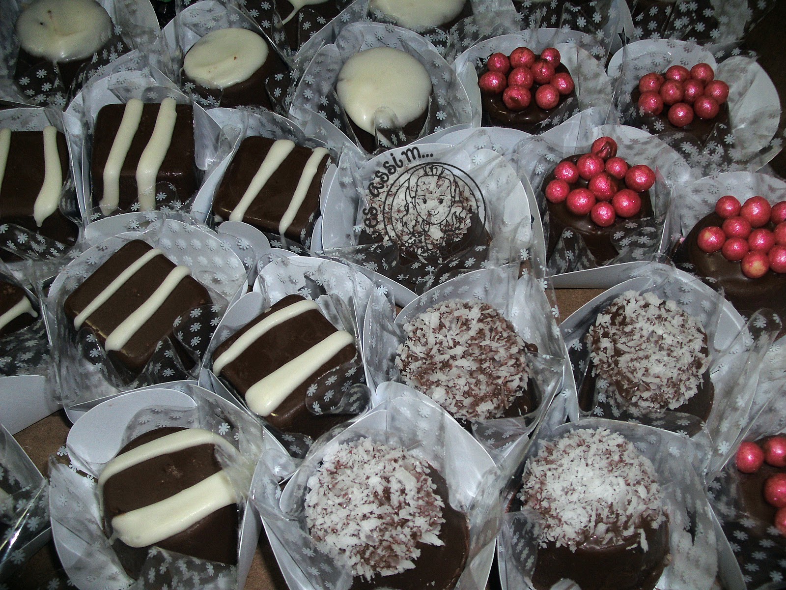 Le Padelle por Luh de Sá: Bombons finos
