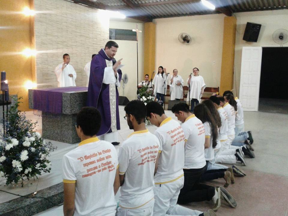 PARÓQUIA DE SÃO MANOEL: CATECÚMENOS PARTICIPAM DE RITO DA ENTREGA DO CREDO