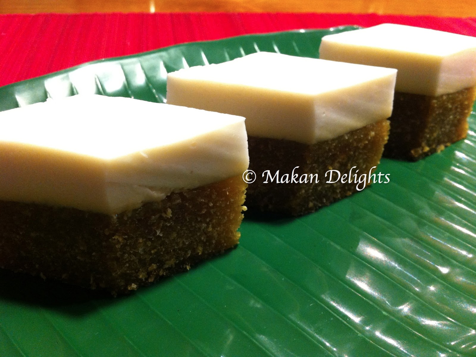 Makan Delights: Kuih Talam Ubi (Steamed Tapioca Cake)