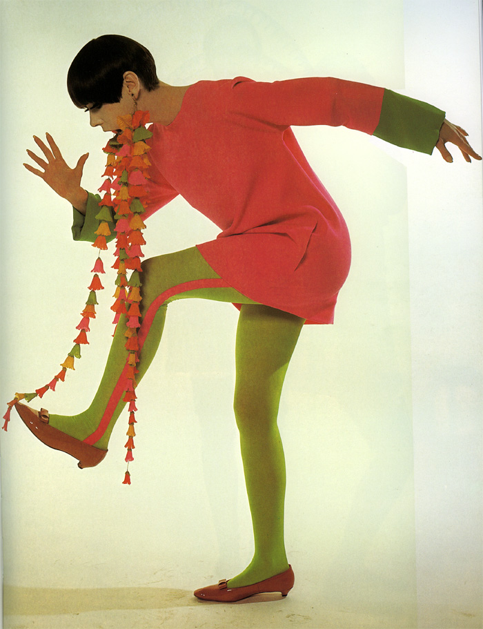 30 Stunning Color Photographs of the "Queen of Mod" Peggy Moffitt in ...