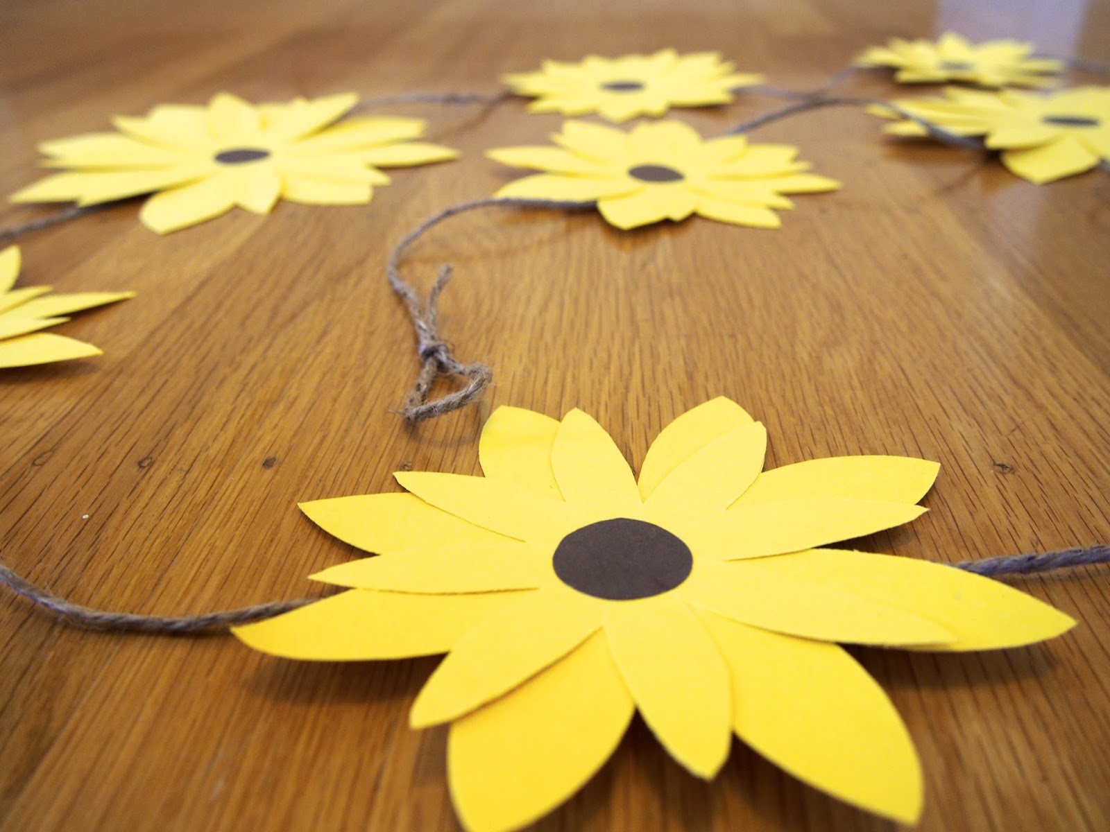 Paper Sunflower Chain • Bring light into any room!