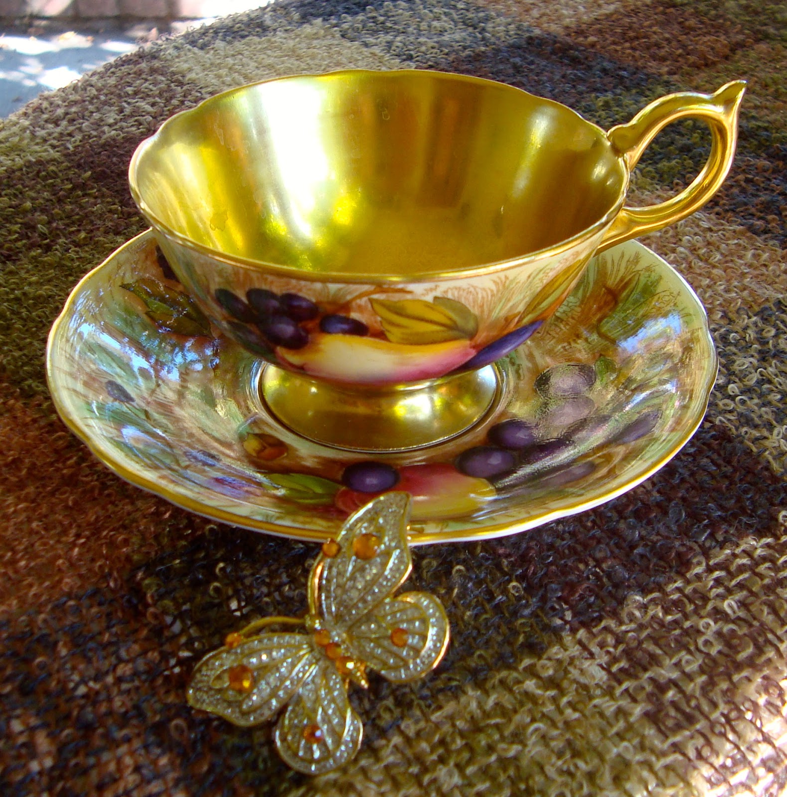 Martha's Favorites: LEARNING LESSONS AND SHOWING OFF TEA CUPS!