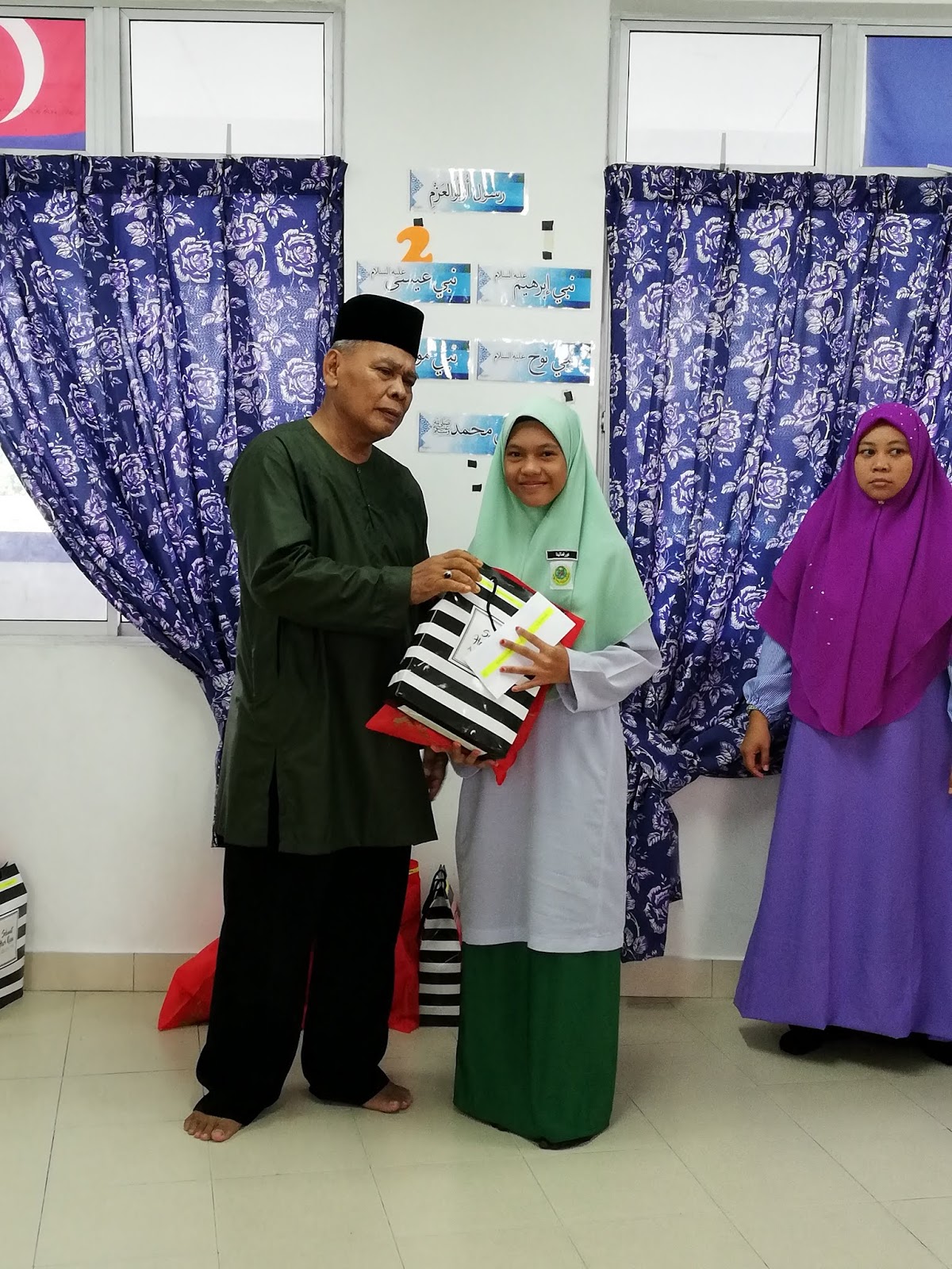 Sekolah Agama Sungai Tiram: Program Khatam Al-Quran & Majlis Keraian ...