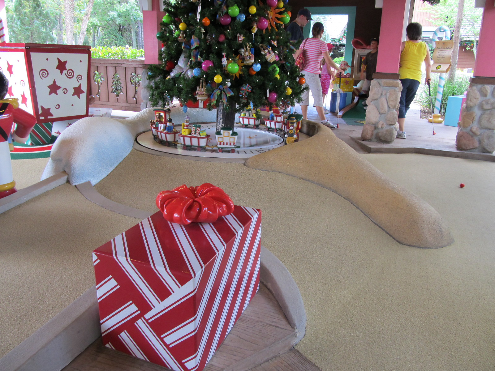 My Daily Slice of Golf...the Blog: Disney's Winter Summerland Miniature ...