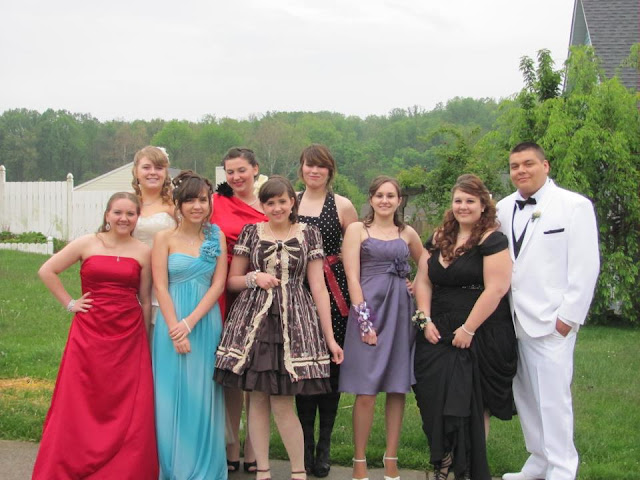 Pizza-Kei Cute: Wearing Lolita to Prom