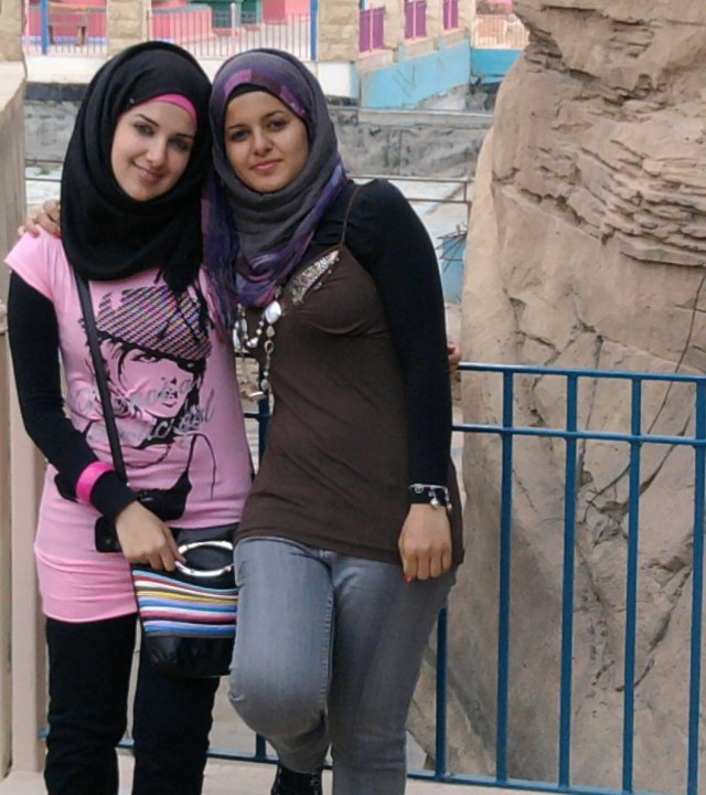 Arab Queen Pics : Local Kuwaiti girls in eid day