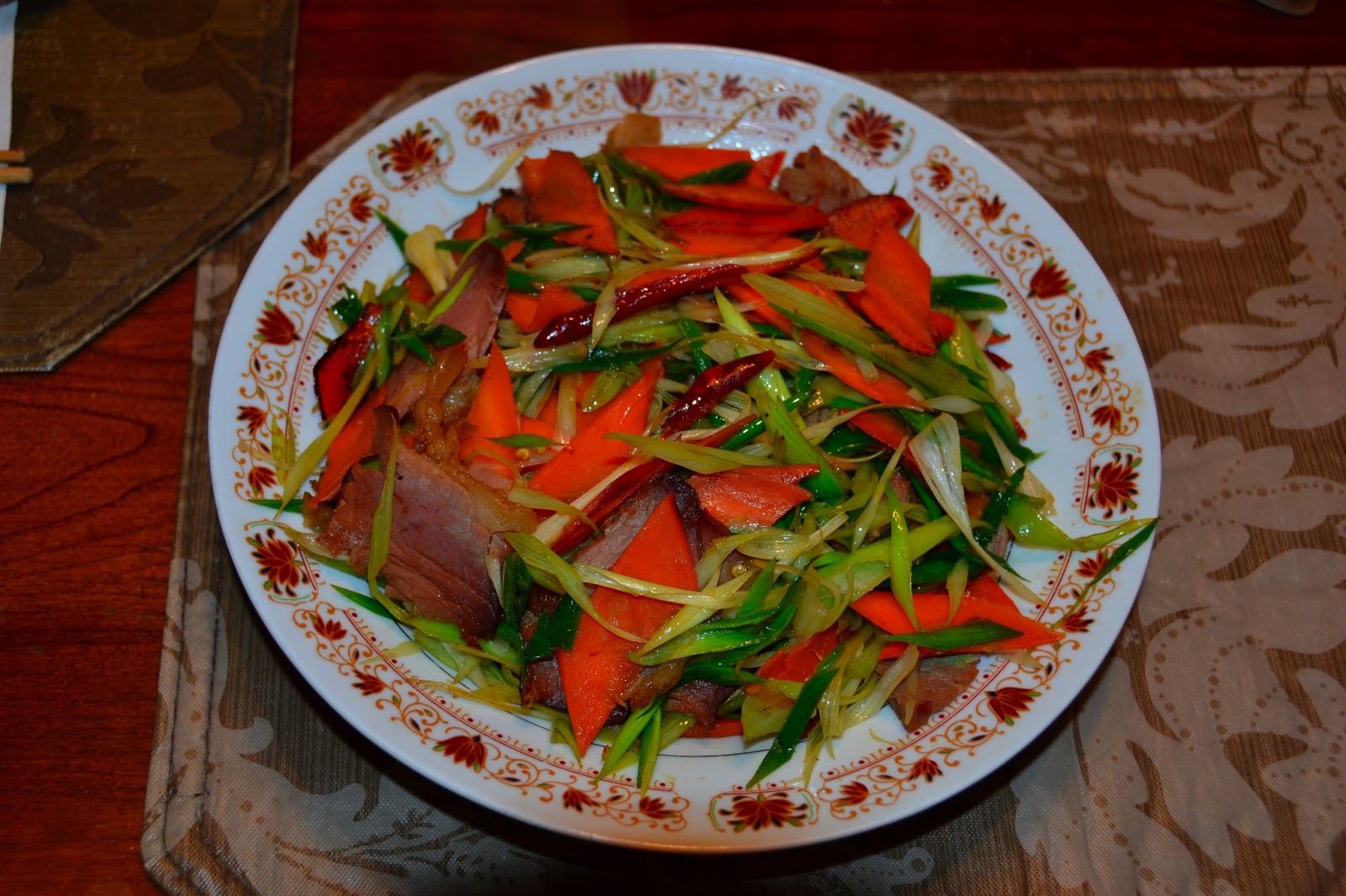 媽媽的拿手菜 Papa's Favorite Recipes: 蒜苗臘肉 (Stir Fry Chinese Ham with Leeks)