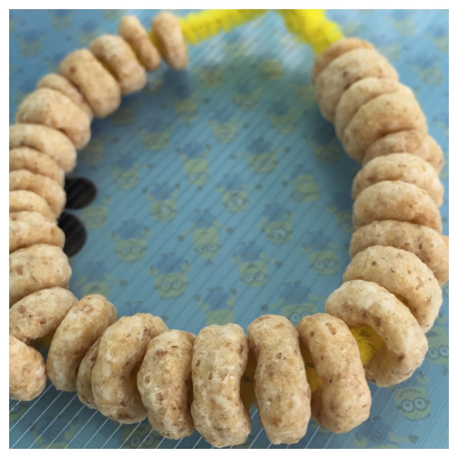 Cheerios Bird Feeder - Crafts for kids