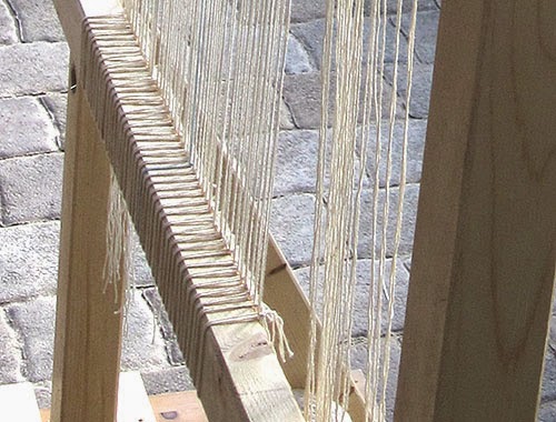 Wiesensalat: Earth Loom für den Urban Yarning Tag