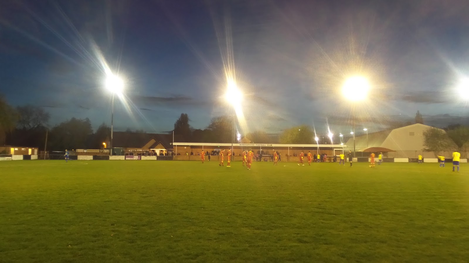 The Wycombe Wanderer: Berkhamsted - Broadwater Stadium