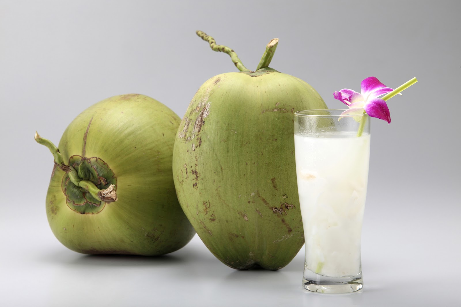 Beauty Bonanza: The wonderful benefits of drinking coconut water!