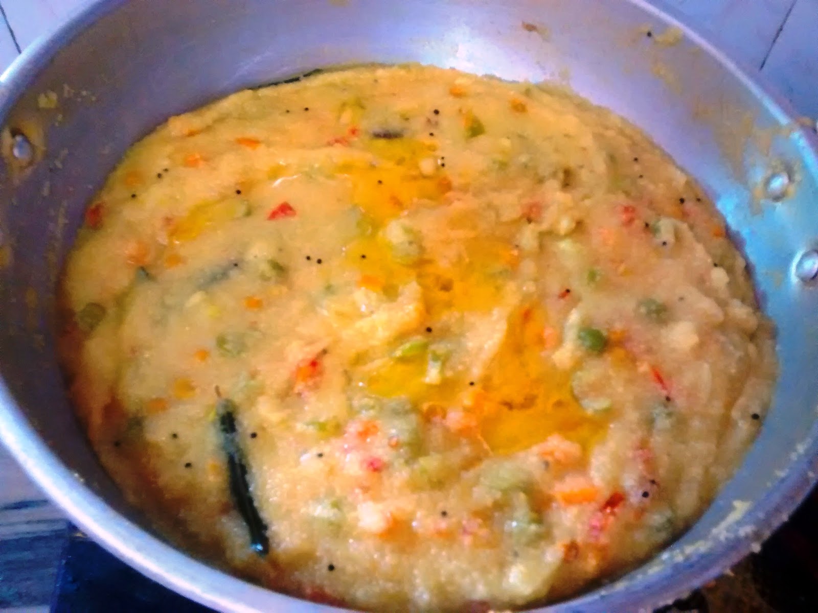 Saran's Recipes: Rava Kichadi / Sooji Kichadi