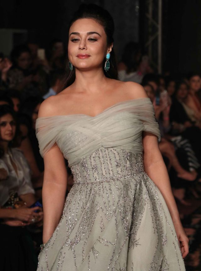 Beautiful North Indian Model Preity Zinta In White Gown At Lakme ...