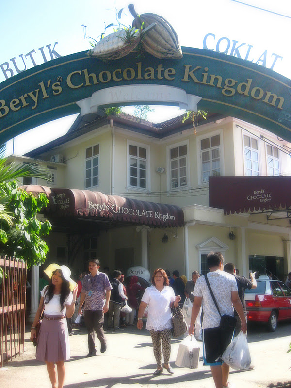 The Walking Tripod: Malaysia - Beryl's Chocolate Kingdom
