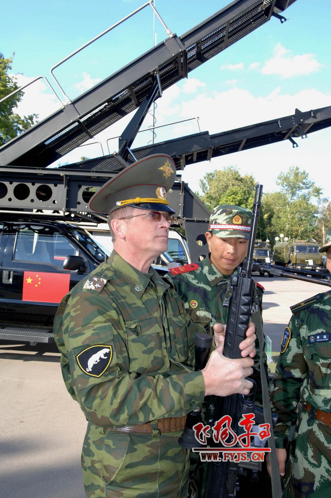 China Defense Blog: Photo of the day: Snow Leopard Detachment to Xinjiang
