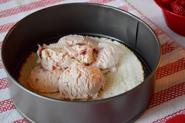 Heritage Schoolhouse: Strawberry Ice Cream Cake