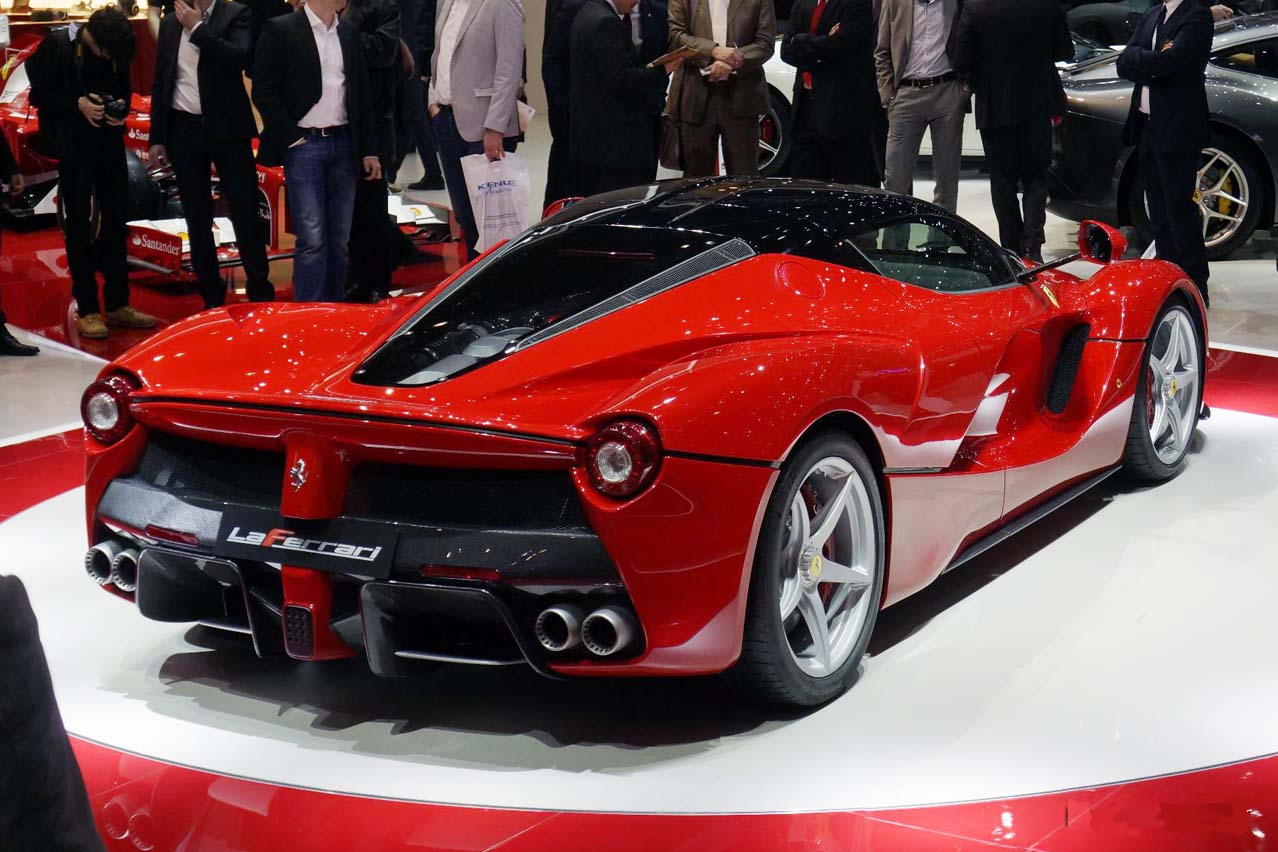 LH Marketing Deluxe: FERRARI REVELA SUA ESTRELA MÁXIMA - “LAFERRARI”