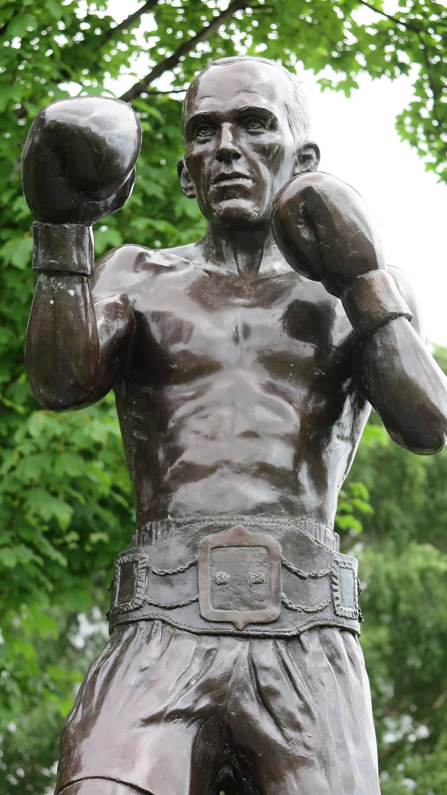 Glasgow Punter: Sporting Statues of Glasgow and the West of Scotland