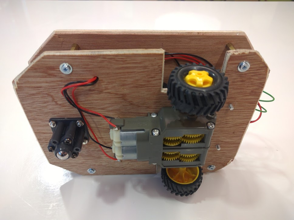 Adventures with micro:bit robotics: DAVE