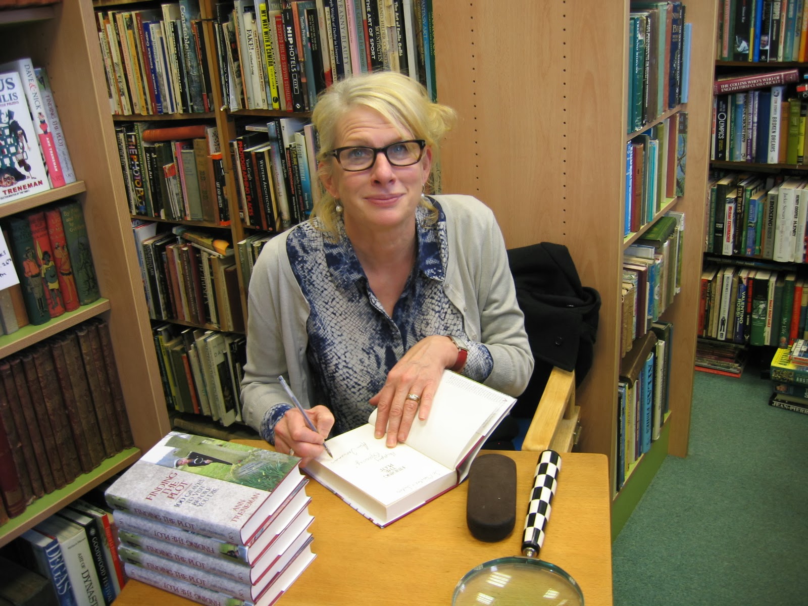 Booky Marky blog: Ann Treneman at Mr. Books last Saturday....
