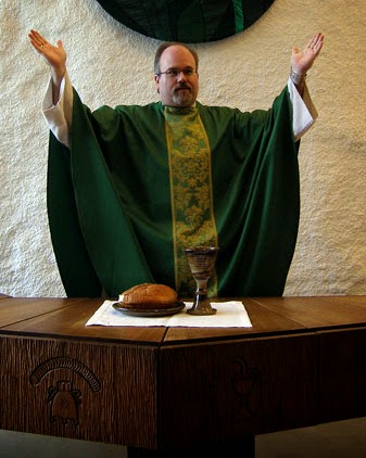 Quiet in the sanctuary! : r/CatholicMemes