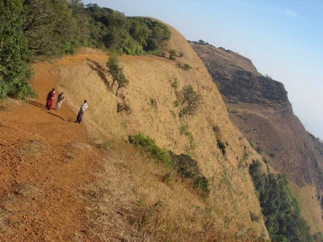 krishnan kartha's travel blog: Kudajadri trekking.