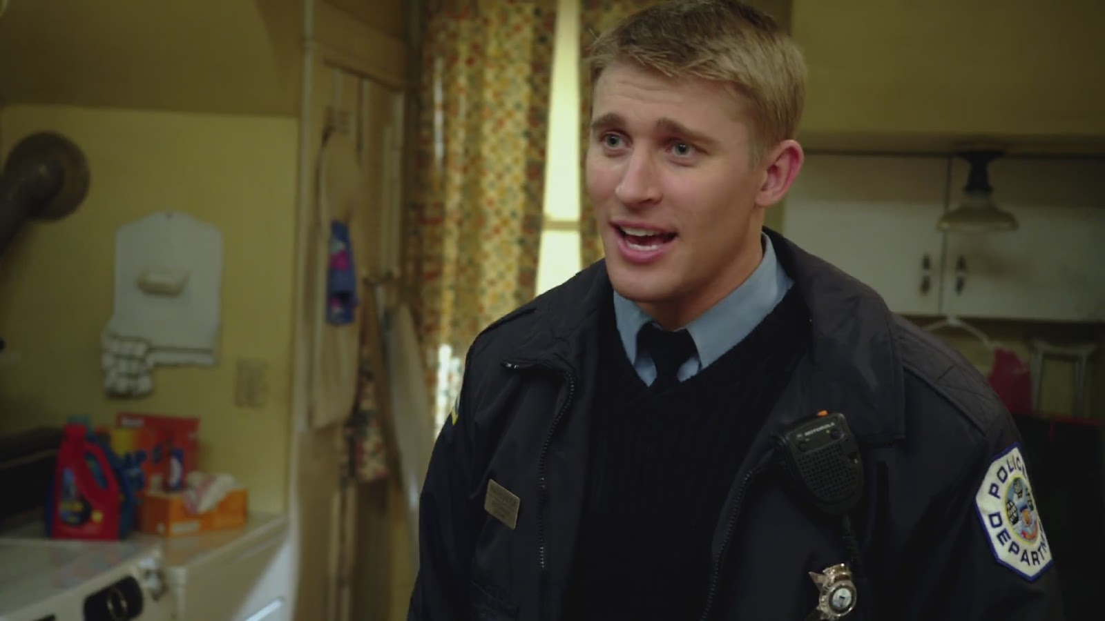 ausCAPS: Tyler Jacob Moore shirtless in Shameless 1-03 "Aunt Ginger"