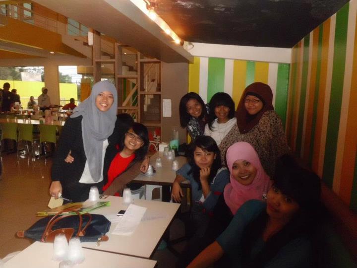 Buka Puasa Bersama Alumni SMP 194 di Pecel Lele Lela | PATRIOTISME ...