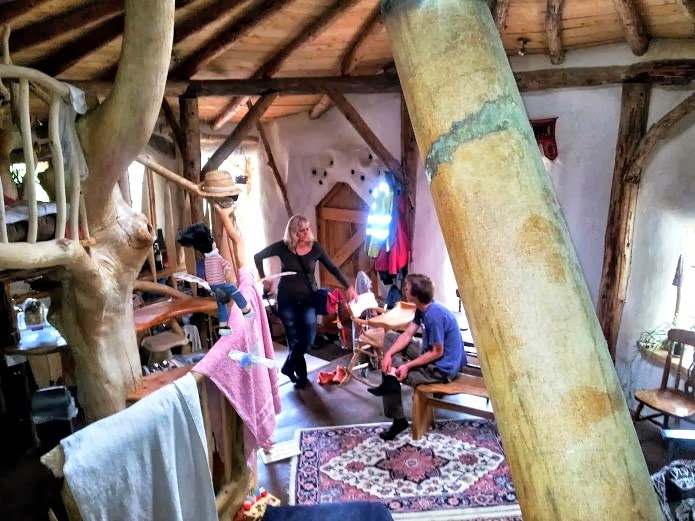 Our Visit to Charlie and Meg's Roundhouse - Diary of the Evans-Crittens