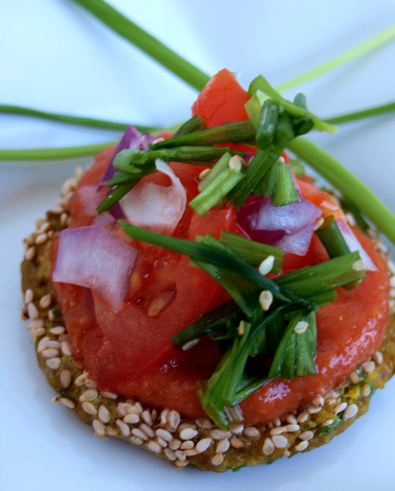 RAW, FIT & HAPPY: SESAME TOMATO CANAPÉS
