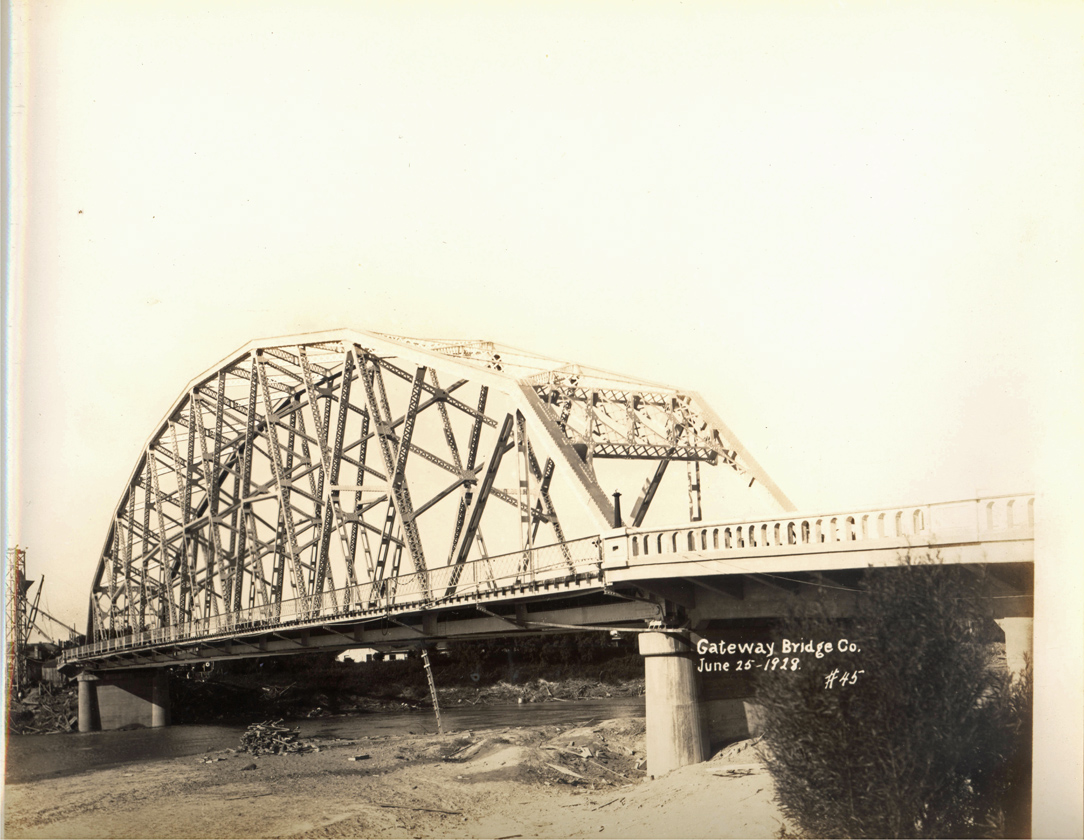Brownsville Station: 1928 ~ First Steel: Building the Gateway Bridge ...