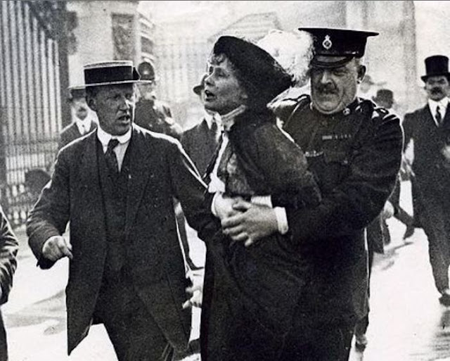 Mujerícolas: Emmeline Pankhurst y El Movimiento Sufragista.
