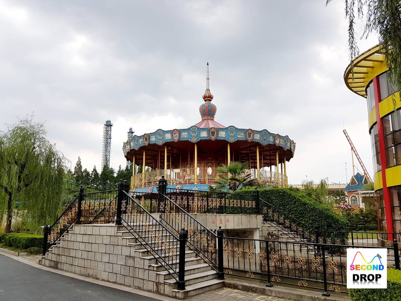 Second Drop Attractions: Jinjiang Action Park: the RCT3 theme park!