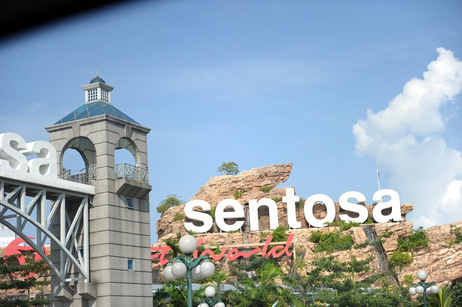 Sael's World: Sentosa Island and Songs of the Sea Singapore