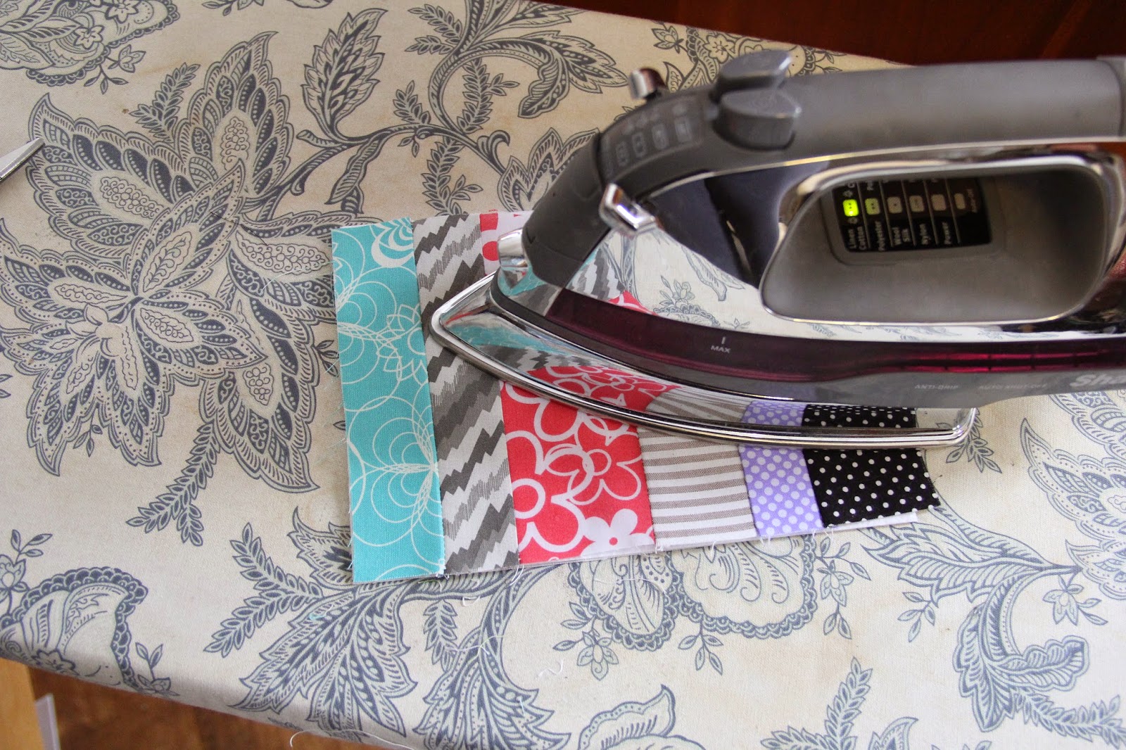 No Ordinary Sparrow: Mug Rug Tutorial