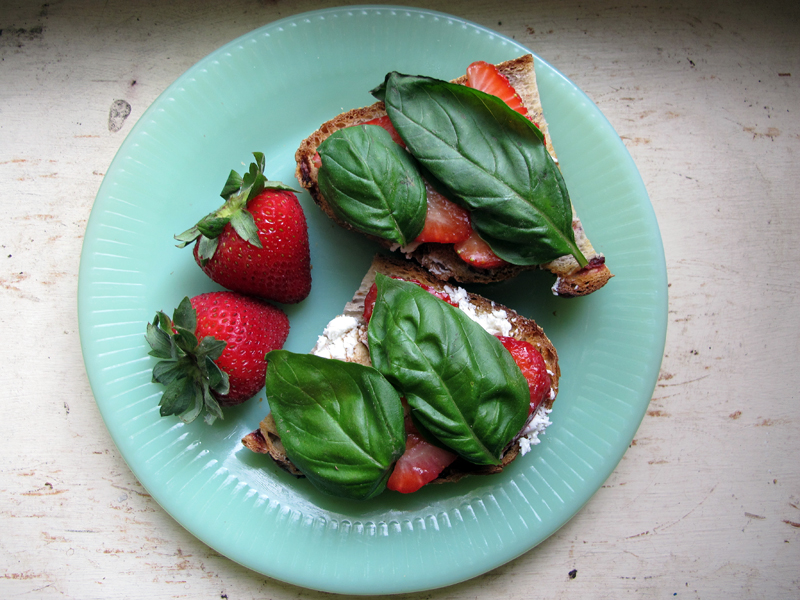 meadows cooks healthy recipes: strawberry-basil on toast