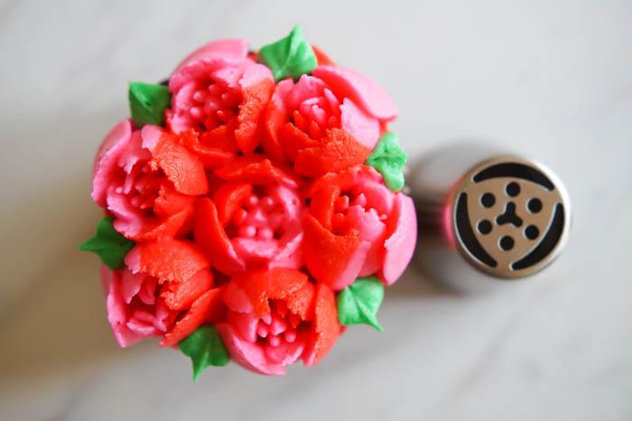 A Beginner's Guide to Using Russian Piping Tips | Bake at 350°