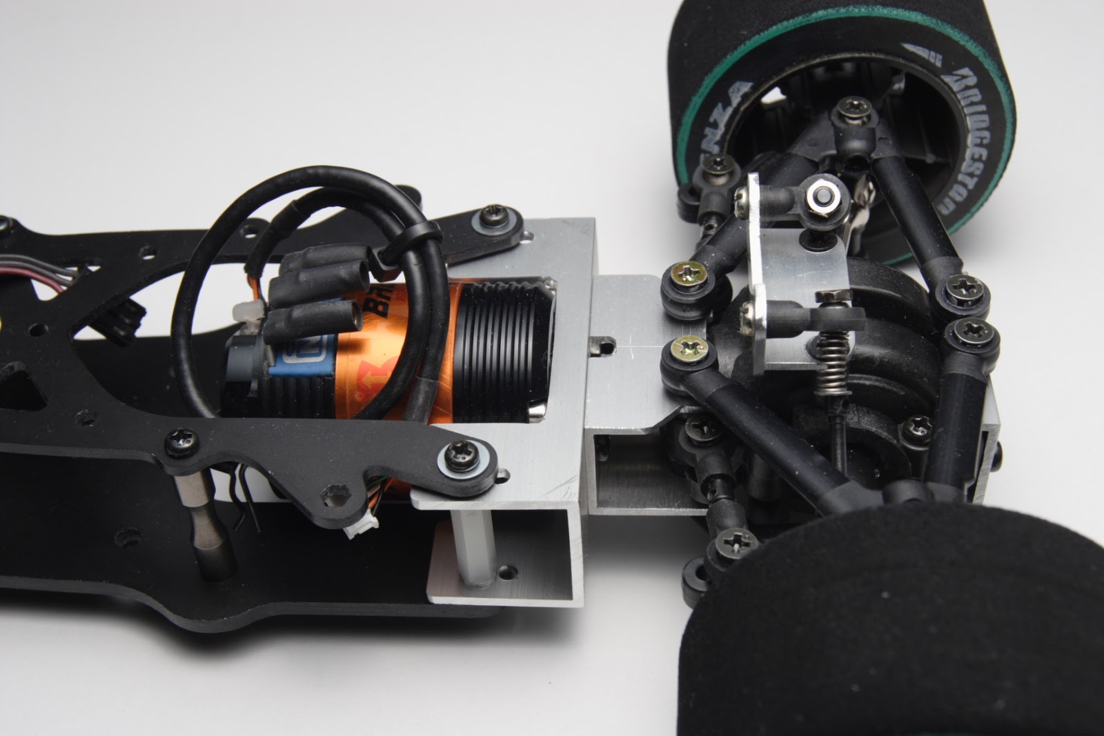 S37Racing: TAMIYA F104 + TB-03 / F201 1