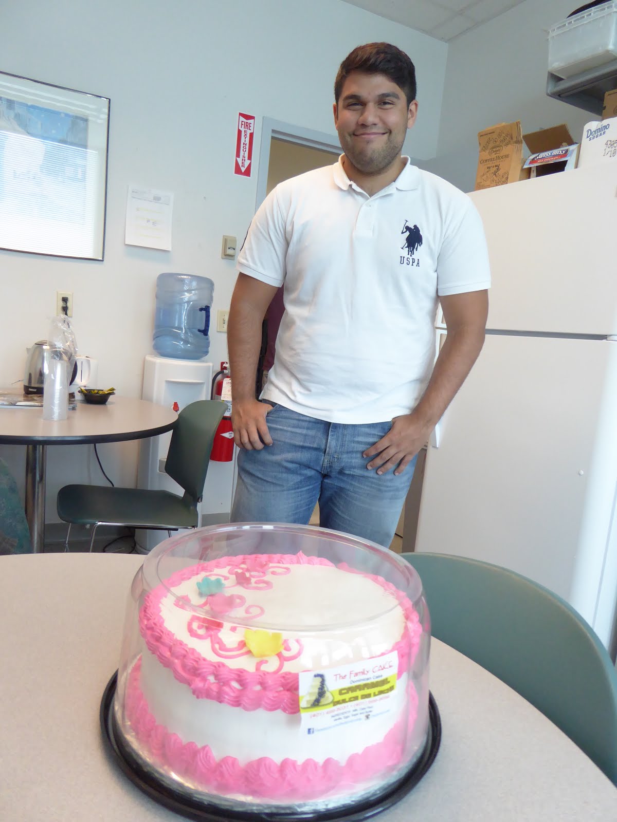 Cake Hour Cackle: A really big Dominican Dulce De Leche Cake