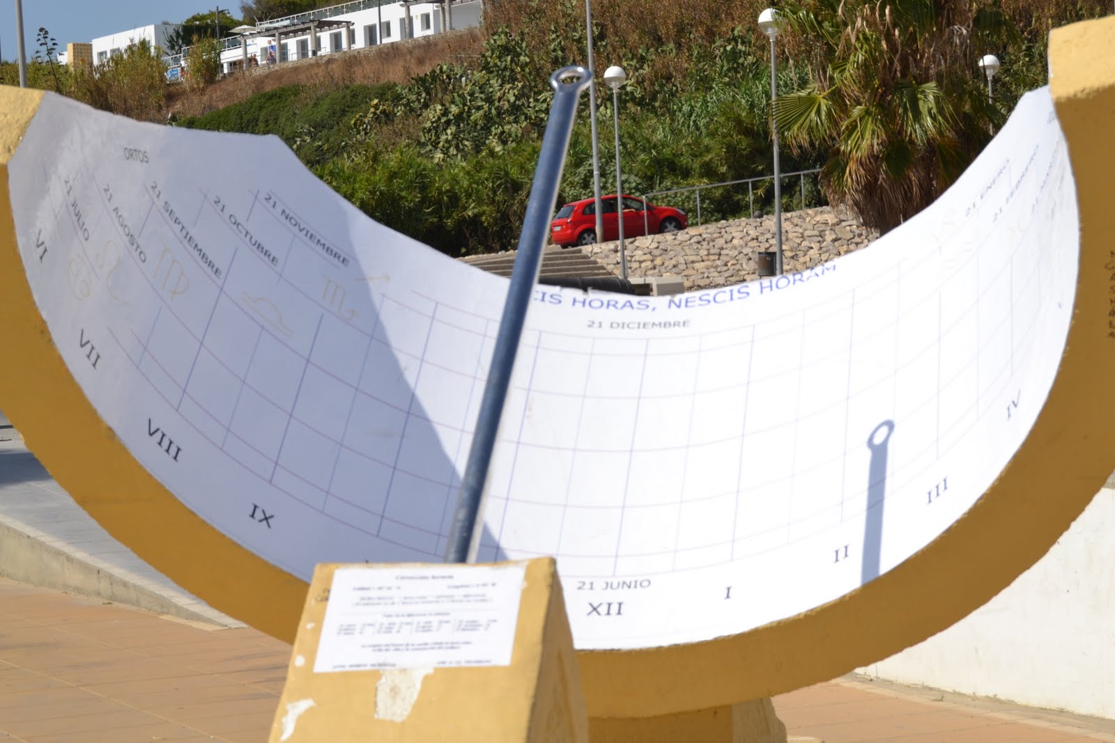 ASTRONOMÍA CREATIVA y PLANETA MUNDO: Reloj solar de Conil de la Frontera