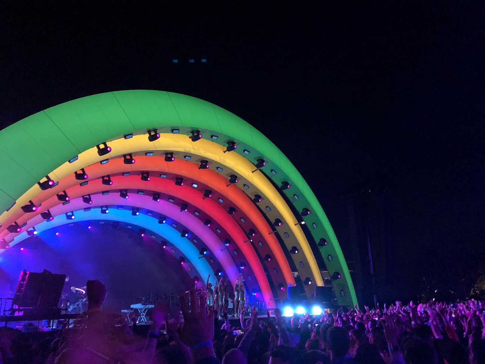 FOTOS/VIDEOS: ENIGMA - Live at the Apple Park in Cupertino, California ...