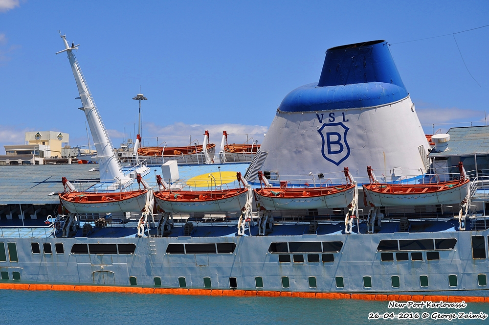 New Port Karlovassi: Σημερα ηταν το Παναγια Τηνου.... Αυριο ...