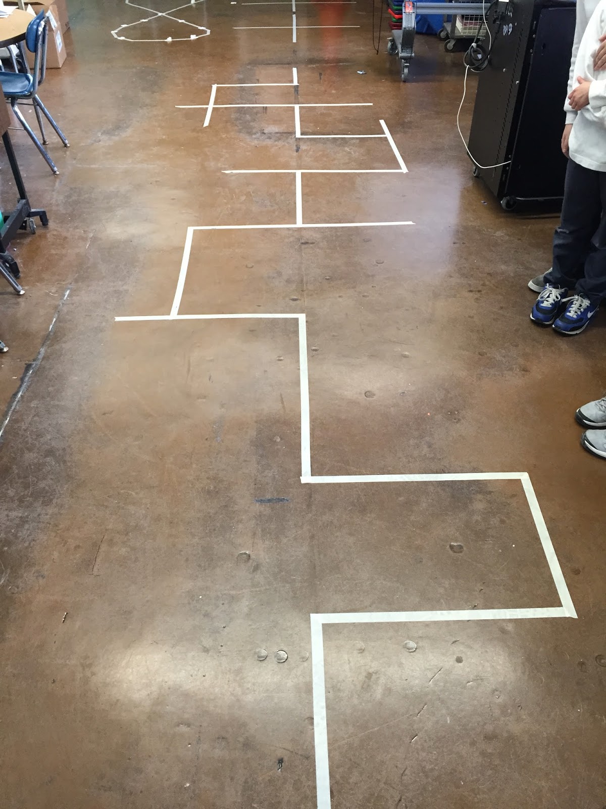 Can we play TOGETHER?!: Walking on the maze