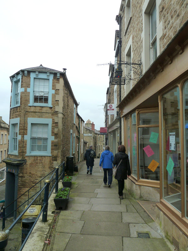 Devizes Days in Words and Pictures 2015: October 2012