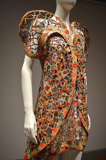 Susan's Cabinet: Folk Couture: Fashion and Folk Art