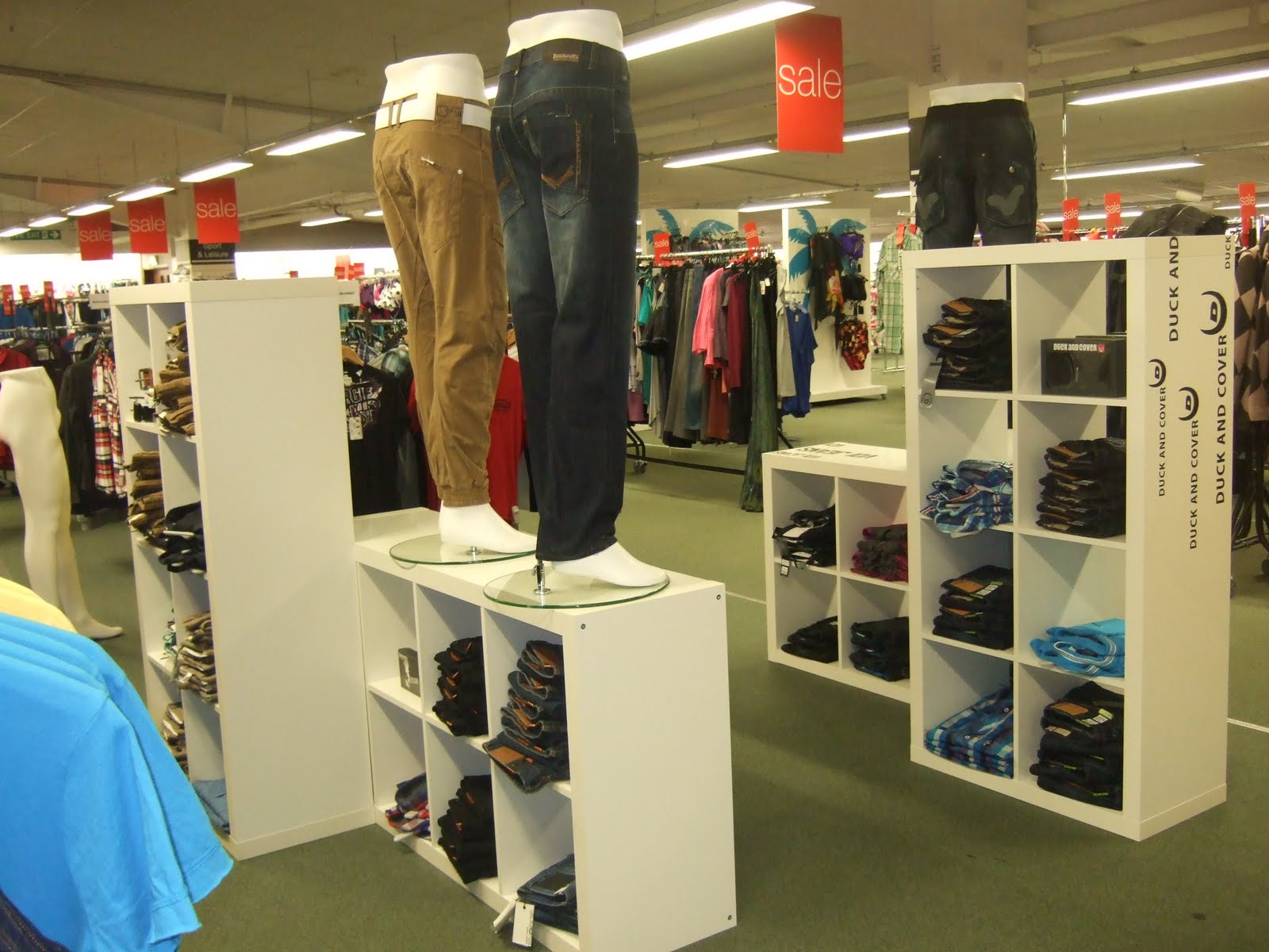 Leanne Laura: Visual Merchandising - Denim Display